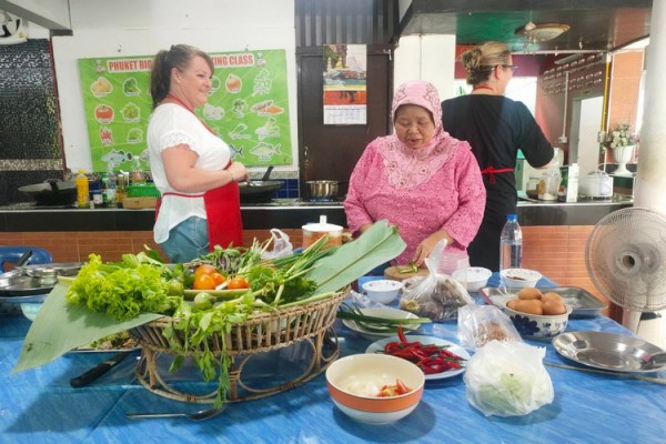 Phuket Big Mom Thai Cooking Class - Phuket.Net