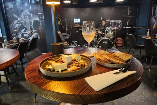 Mustache Bar & Restaurant - Phuket.Net