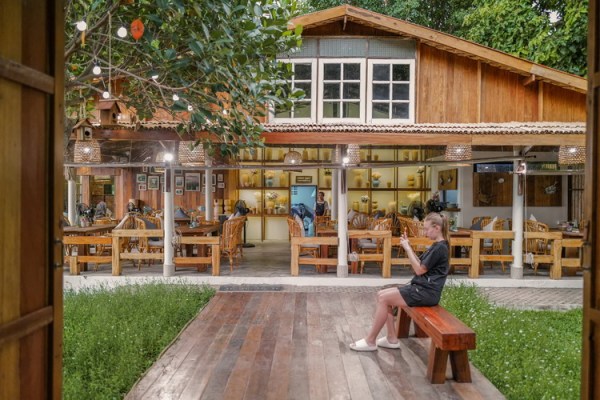 Baan Rai I Talay Cafe Phuket - Phuket.Net