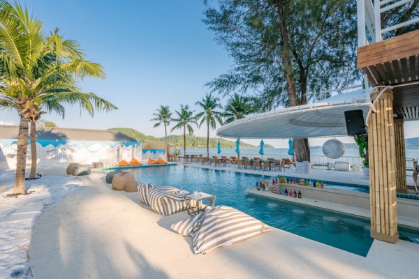 White Rabbit Beach Club - Phuket.Net