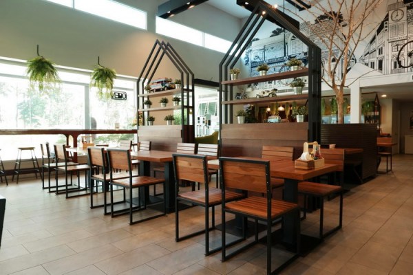 N1 Cafe' & Green Restaurant - Phuket.Net