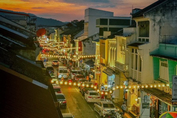 The Loof Bar & Co. - Phuket.Net