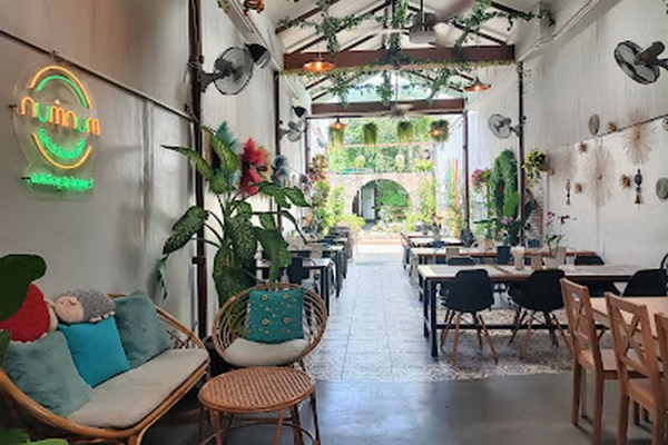 NumNum Cafe & Restaurant Phuket Old Town - Phuket.Net