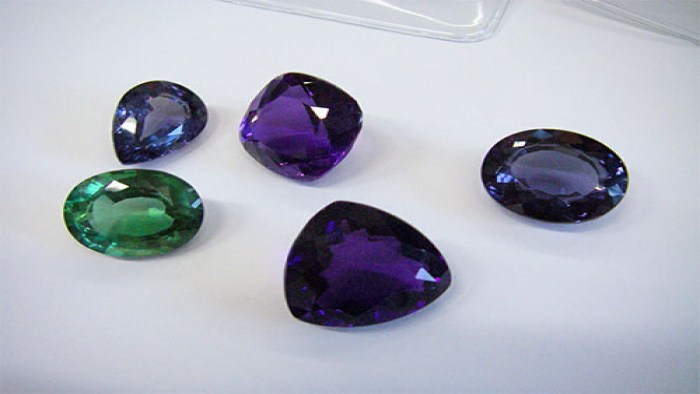Diamonds & Gems Shopping Phuket Thailand - Shopping - Phuket.Net