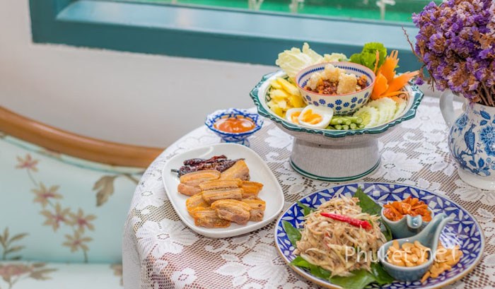 The Best Restaurants for Local Cuisine in the Old Phuket Town 2022 ...