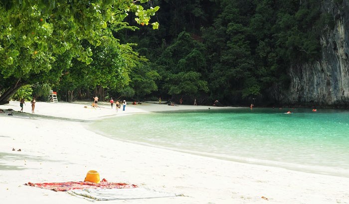 Koh Hong: Day Out Within Easy Reach of Phuket – Phuket.Net