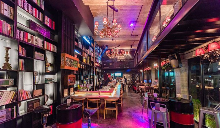 Phuket Nightlife: Best Spots to Drink and See Live Music in Phuket Town ...