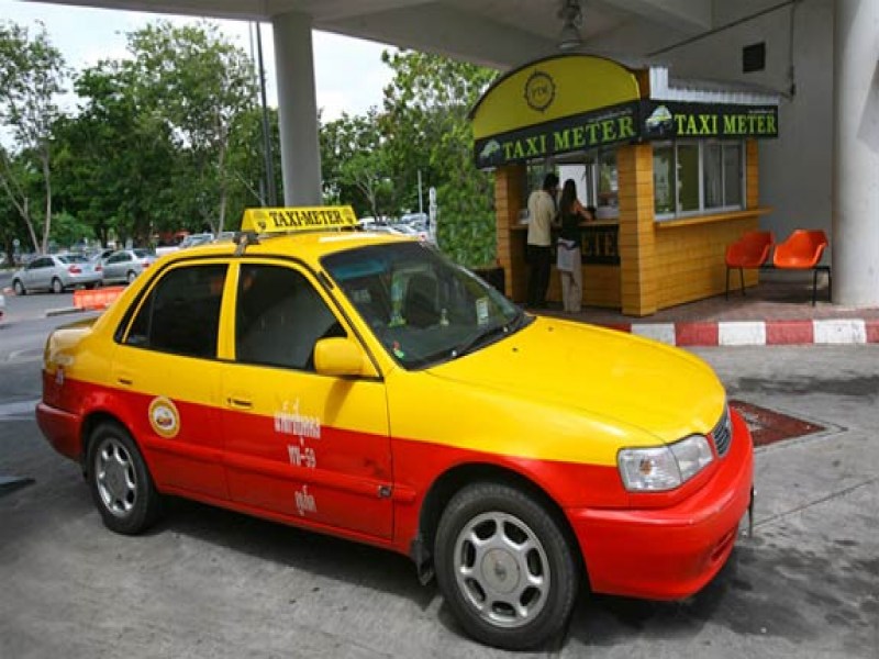 Phuket Taxis and Airport Transfers - Getting Around - Phuket.Net